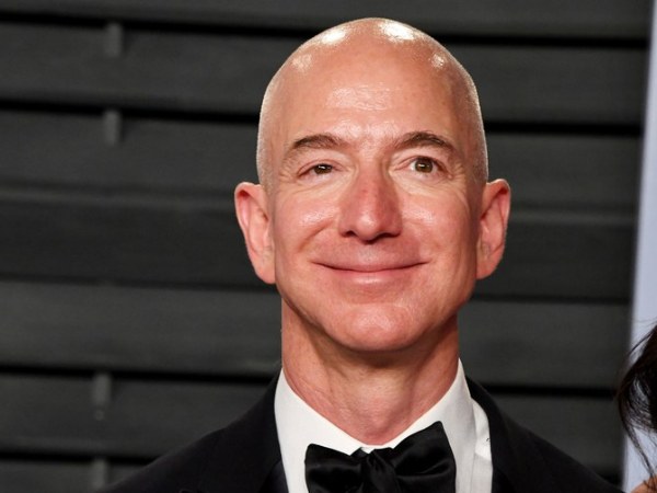 Jeff Bezos and his lazy eye – Temple of Zagan